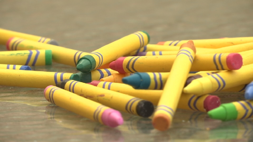 Crayons banned: Immigration lawyers fighting to allow kids to color ...