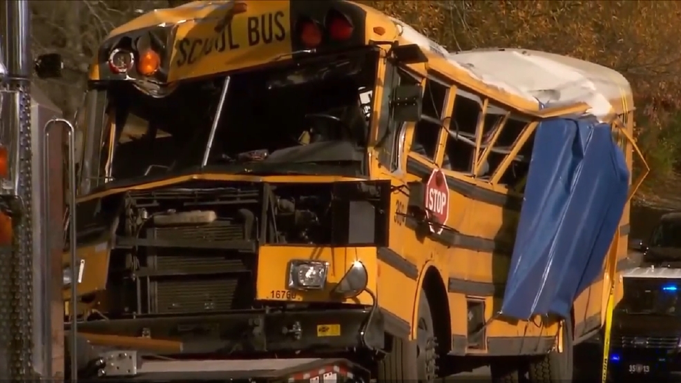 Investigators on scene of deadly Chattanooga bus crash | WWMT