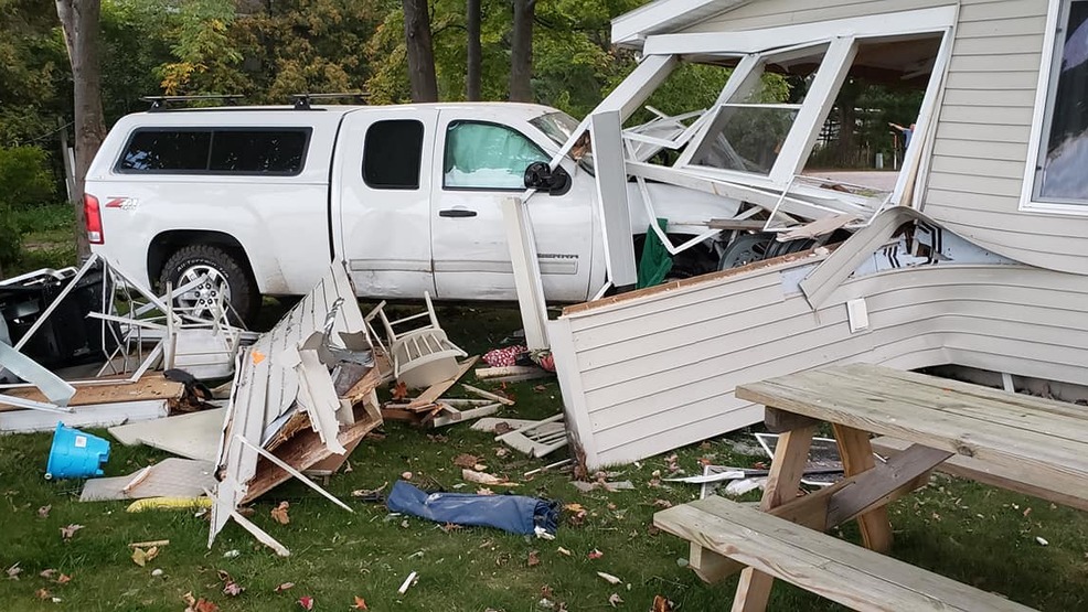 Vehicle crashes into Grand Traverse County home | WPBN
