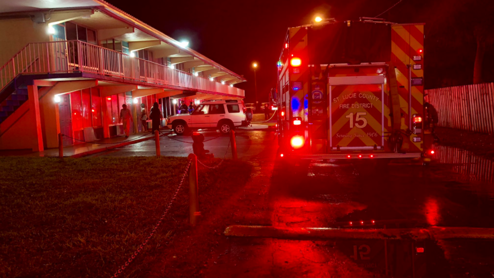 Early morning fire in Fort Pierce | WPEC