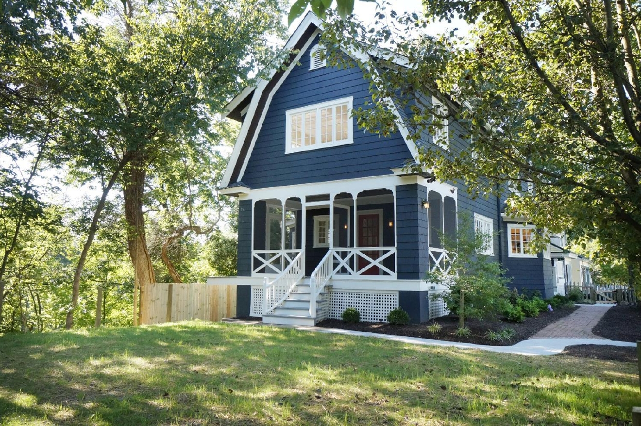 Dutch Colonial Architecture Features